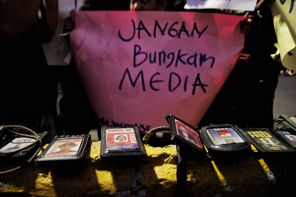 PERNYATAAN SIKAP PERGERAKAN BIROKRAT MENULIS MERESPONS INTIMIDASI PADA ...